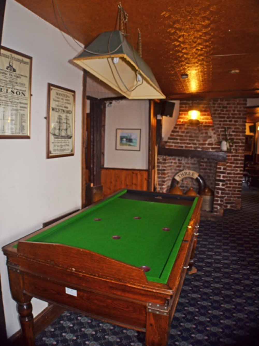 Inside Gallery - Three Daws